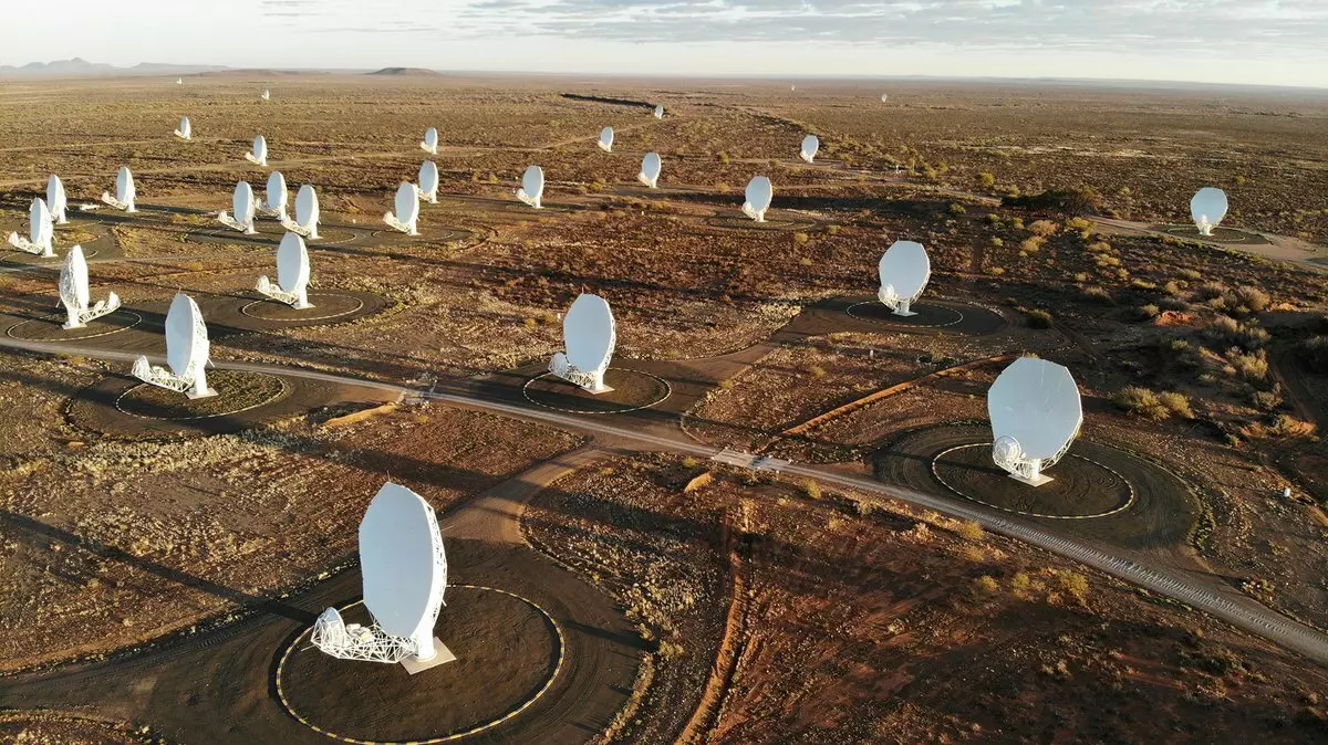 De gréisste Radio Teleskop vun der Welt bei der Sich no Friem Liewen