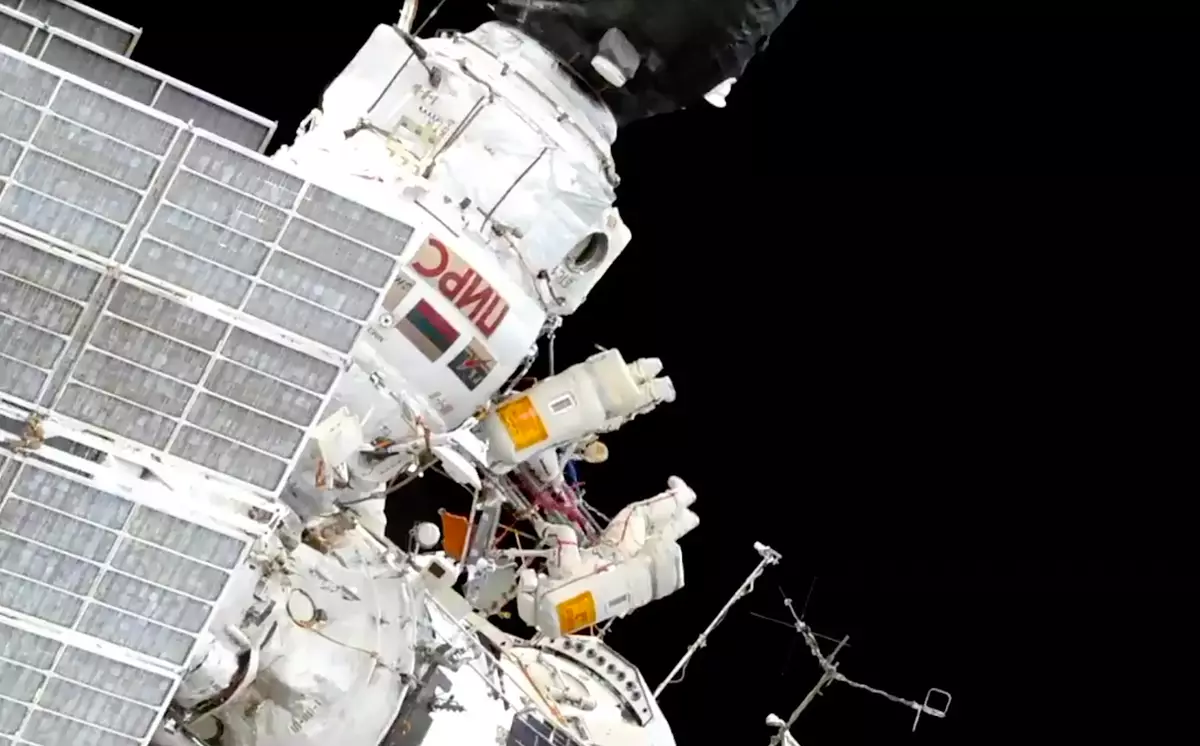 ISS tutkii pyyhettä. Se ripustaa 10 vuotta!