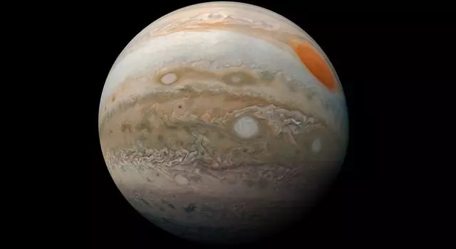 Jupiter ar putea absorbi planeta de 10 ori teren masiv