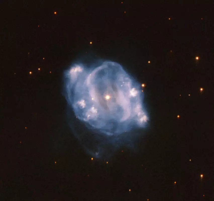 Gịnị ga-eme ndị Sun: Hubble photographed anwụ kpakpando