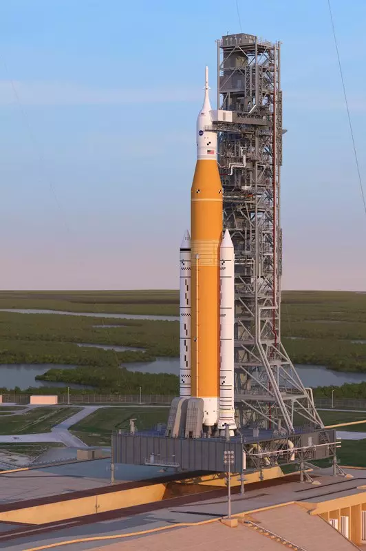 火星への飛行の前にテスト：NASAは歴史の中で最長のロケットを発表