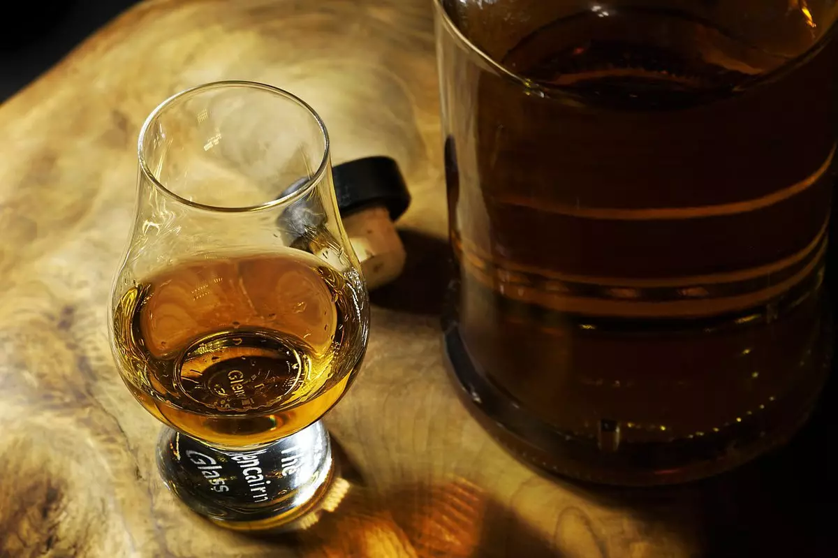 langue électronique distinguera un whisky faux de la présente