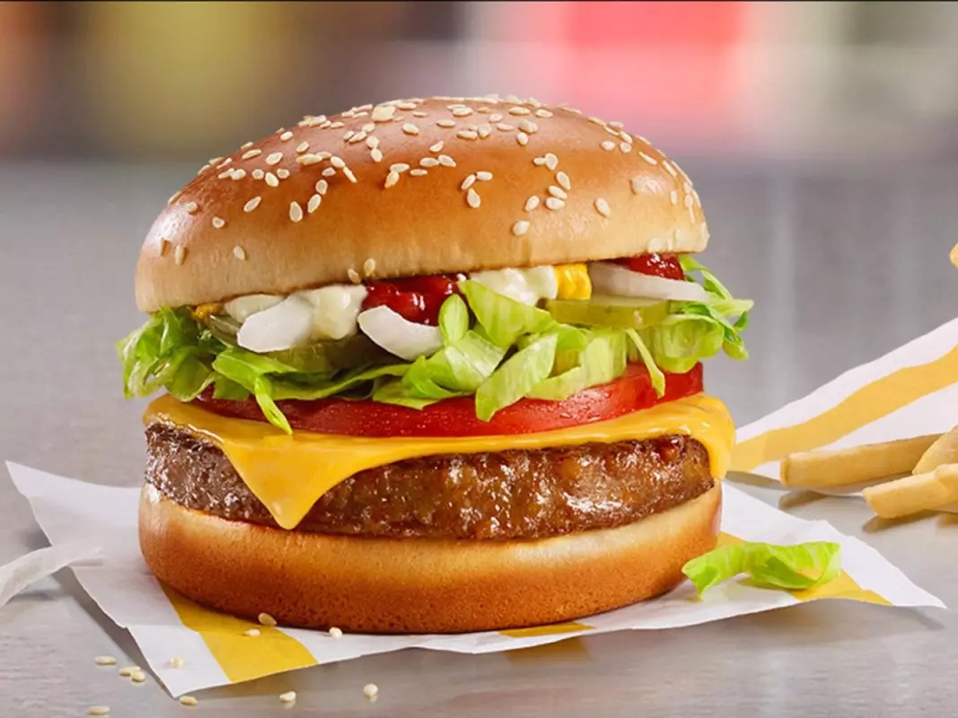 Realitas gastronomi baru: burger dengan daging buatan