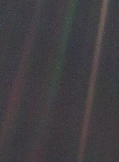 "Pale Blue Dot": Det legendariske billede af jorden fik et nyt liv