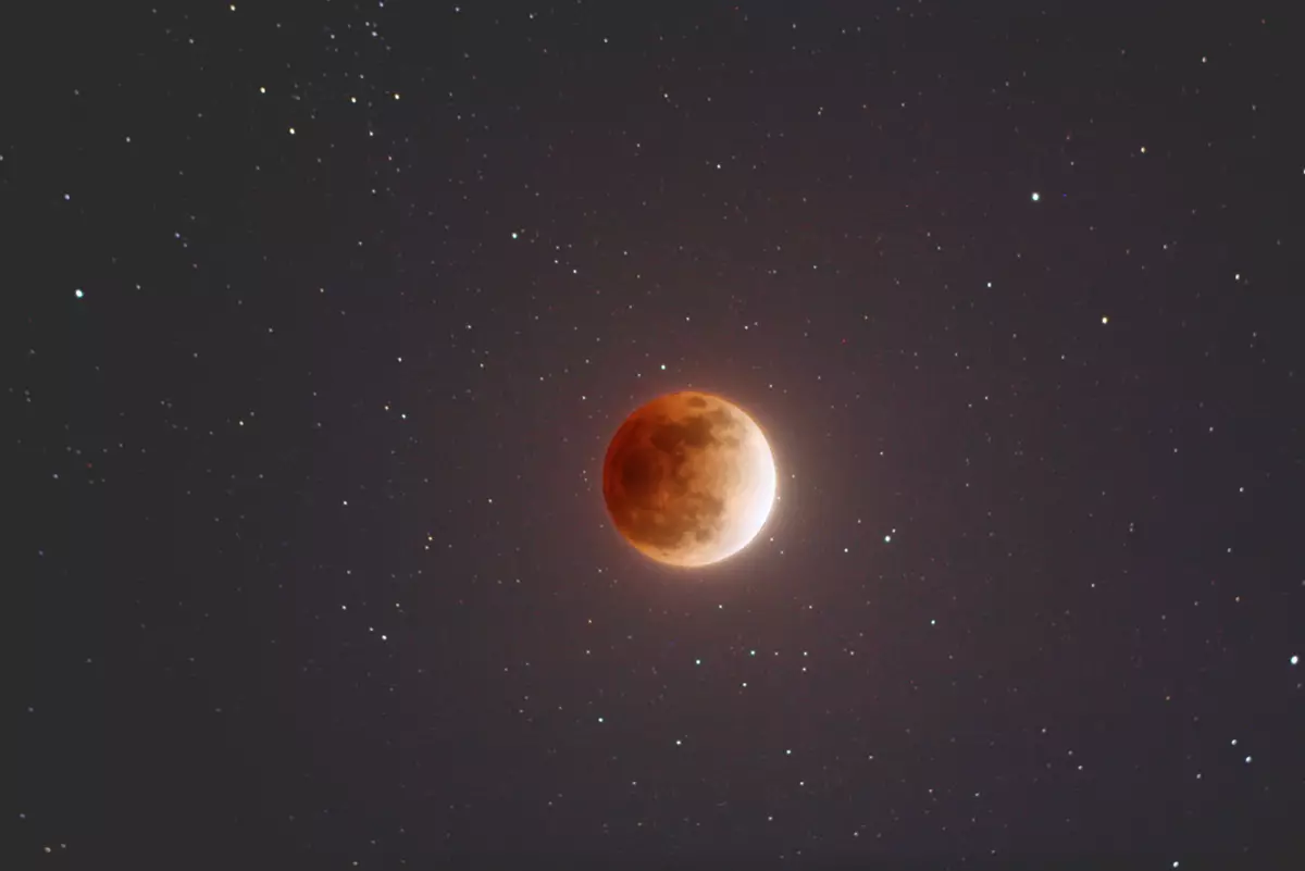 "სისხლიანი superluna": რა სახის მაცხოვრებლები დედამიწაზე დაინახა