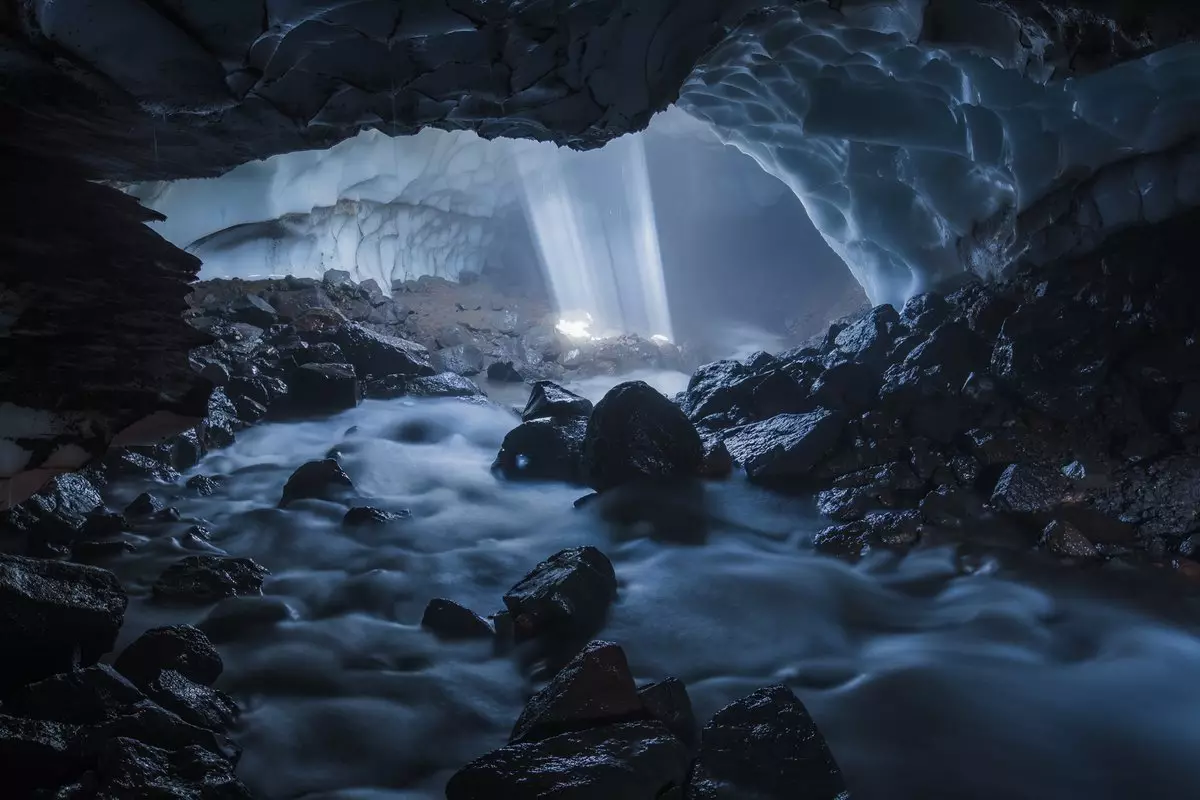 週のトリックや他の写真とトンネル