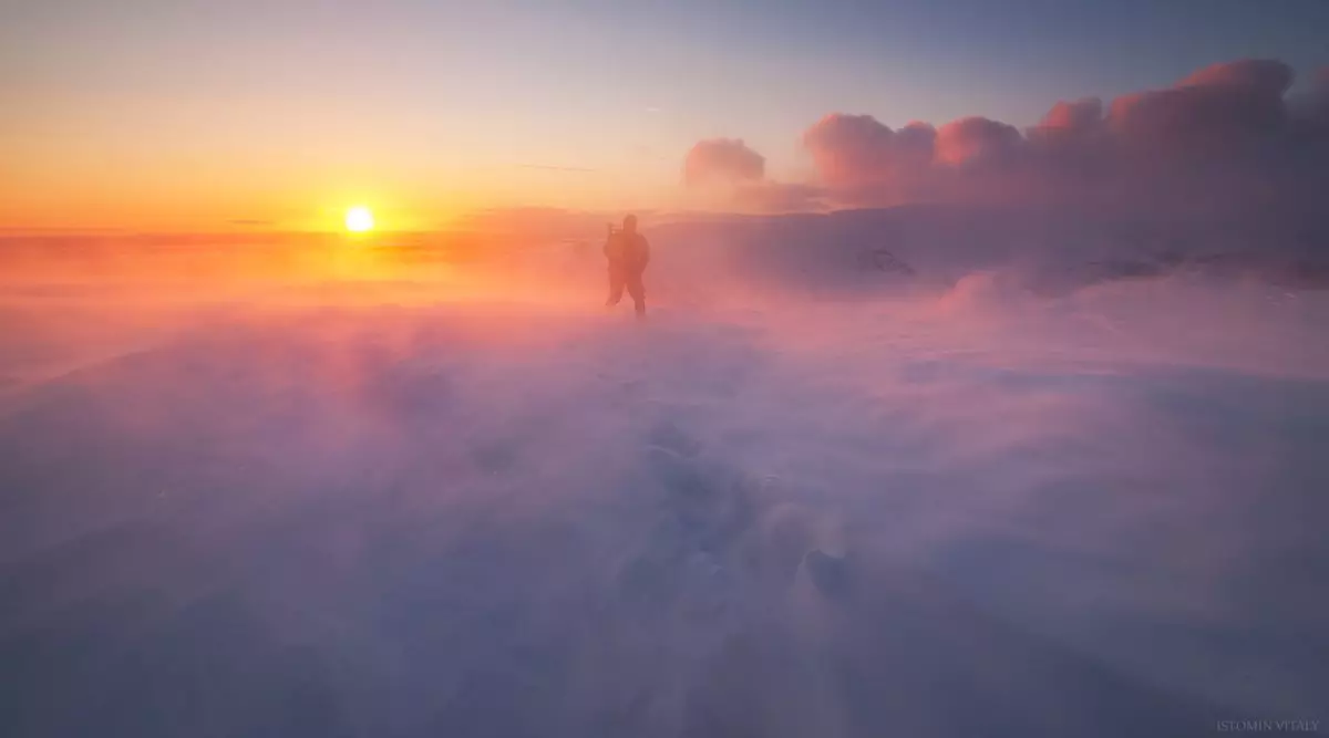 Haftanın üstünde ve diğer fotoğraflarında