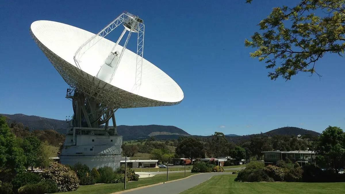 "Voyager-2" bleau sûnder kommunikaasje mei de Ierde foar 11 moannen