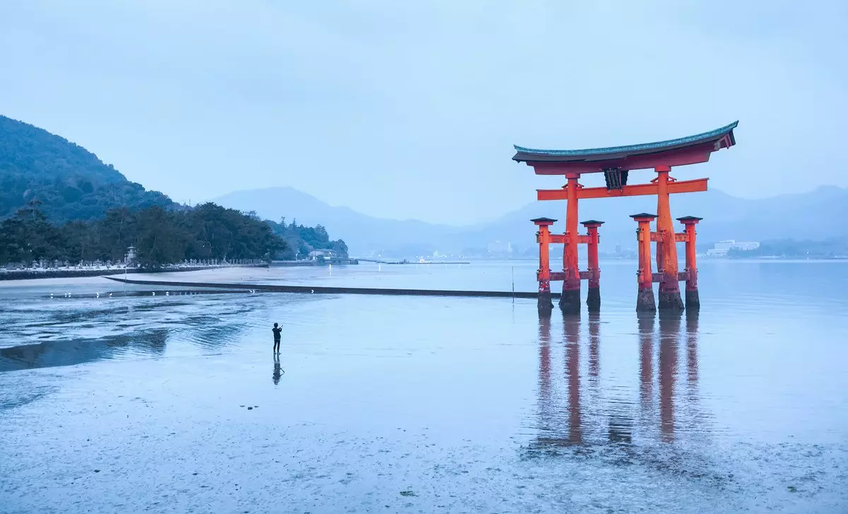 Torii Sanctuary Izukushima și alte fotografii ale săptămânii