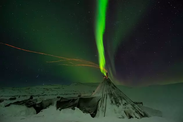 Arctic vulkán. Aurora nenets túlsúlyos túlsúlyos patak senka part. Polar Ural, Oroszország. Fotó kotomiti okuma.jpg