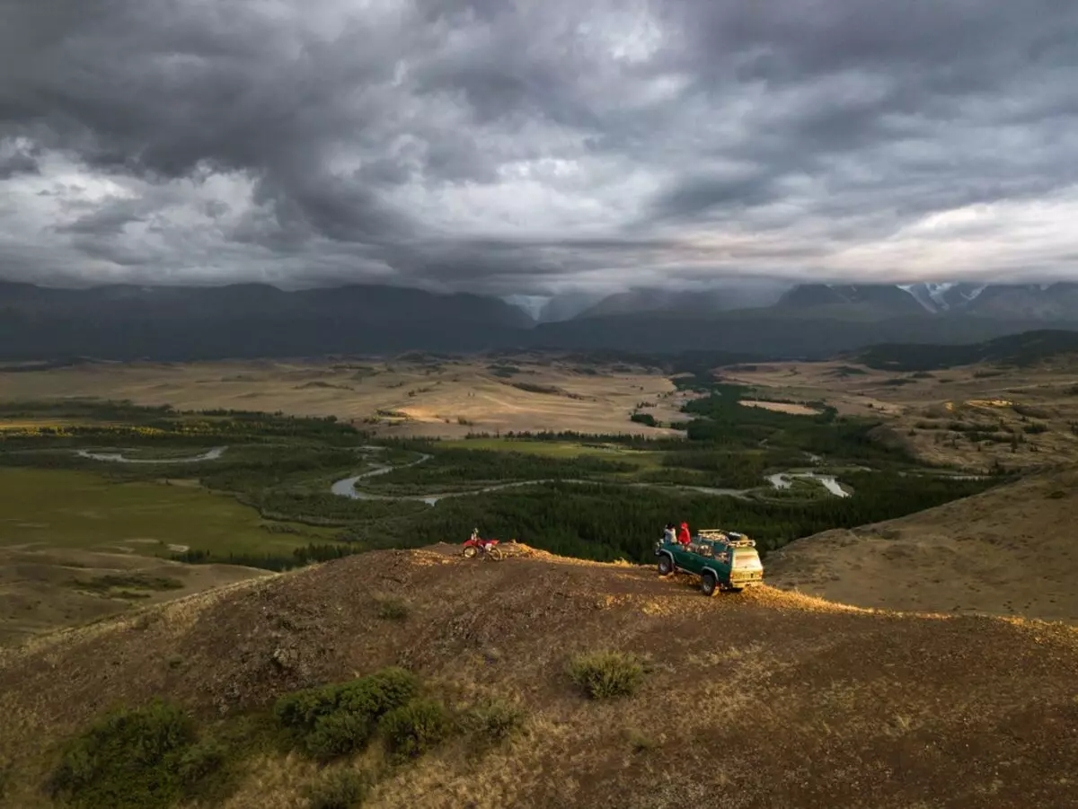 Akụ Altai: Kurayaya Steppe