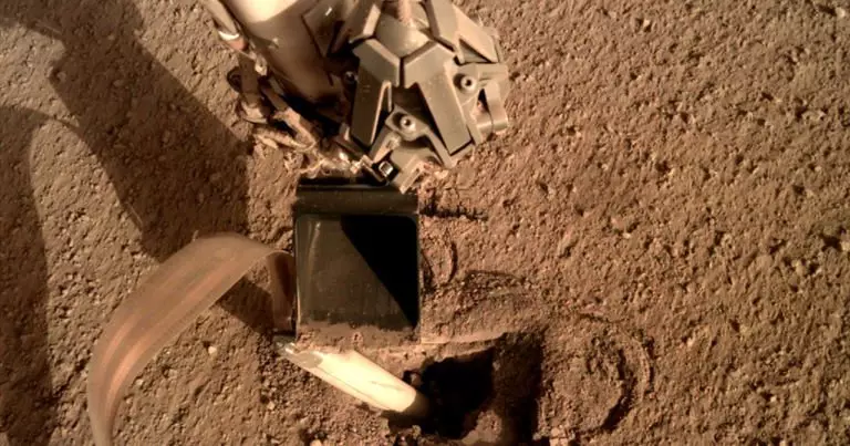 NASA-Fix-Rover-Mars-Hitting-Witn-Shovel-768x403.jpg