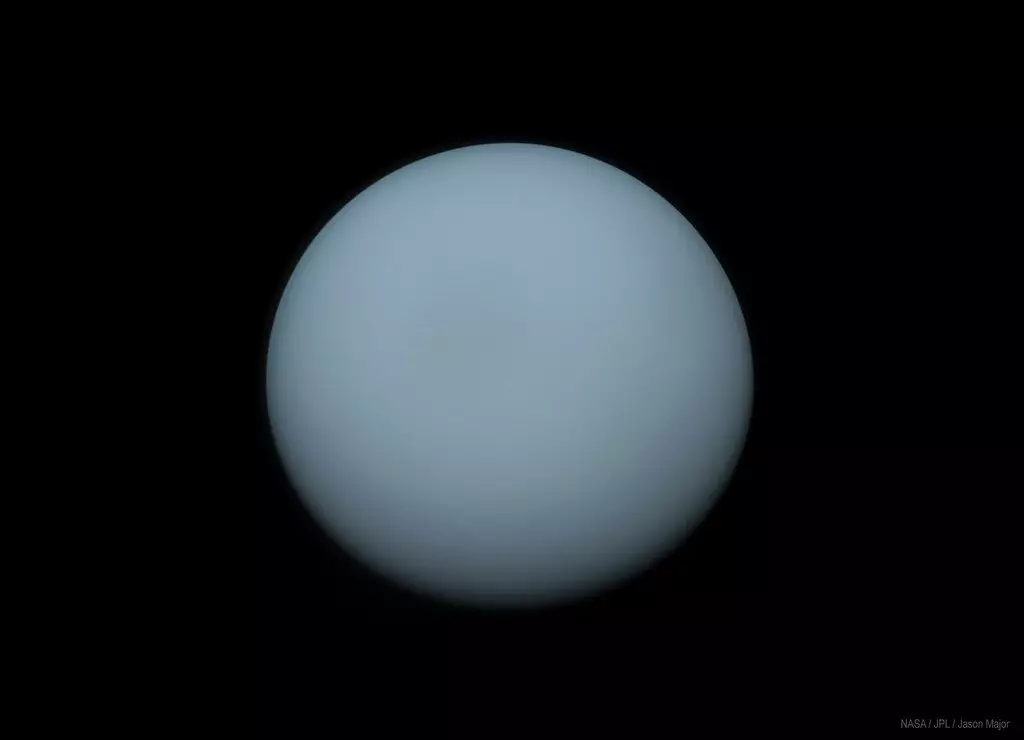 Urano perde rapidamente a atmosfera