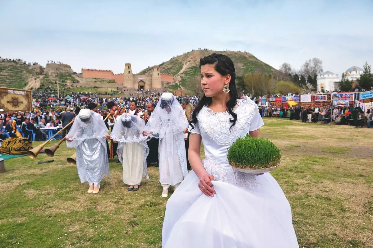 Gwyliau'r Gwanwyn: Sut yn Tajikistan, Navruz Dathlu