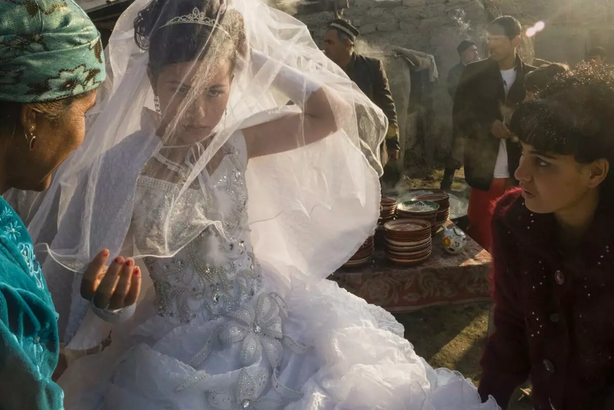 Uzbek Wedding: PhotoCodurnal