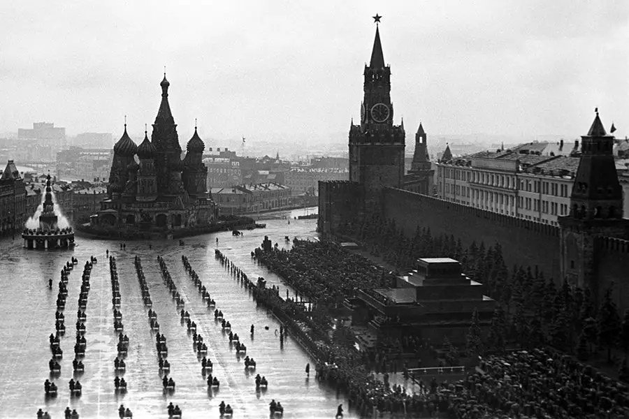 Victory Parade เมื่อวันที่ 24 มิถุนายน 1945: ภาพถ่าย