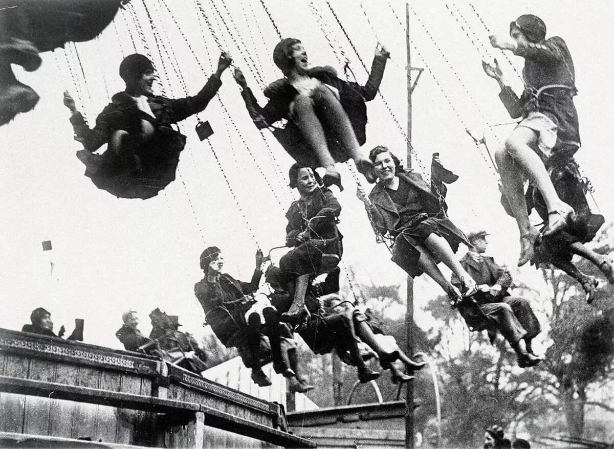 Flugila Swing: Foto kun historio