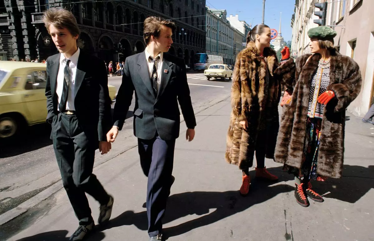 Fashion sa ibabaw sa mga kadalanan sa Leningrad: 1987