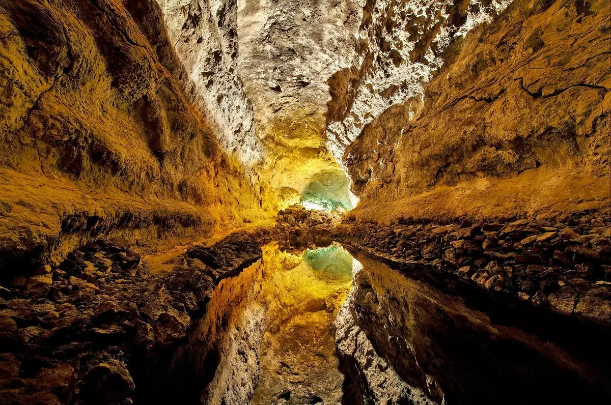 Koncertna dvorana v Cueva de Los Verdes jami