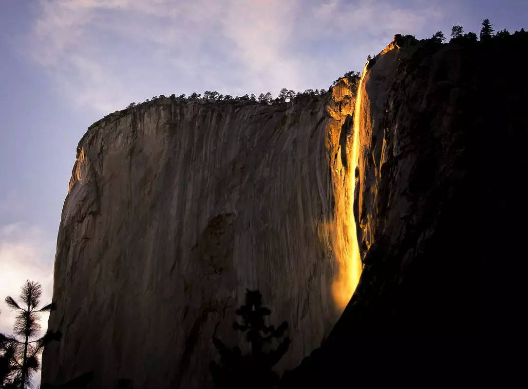 "Lavova" Waterfall Valley ea Yosemite: video ena