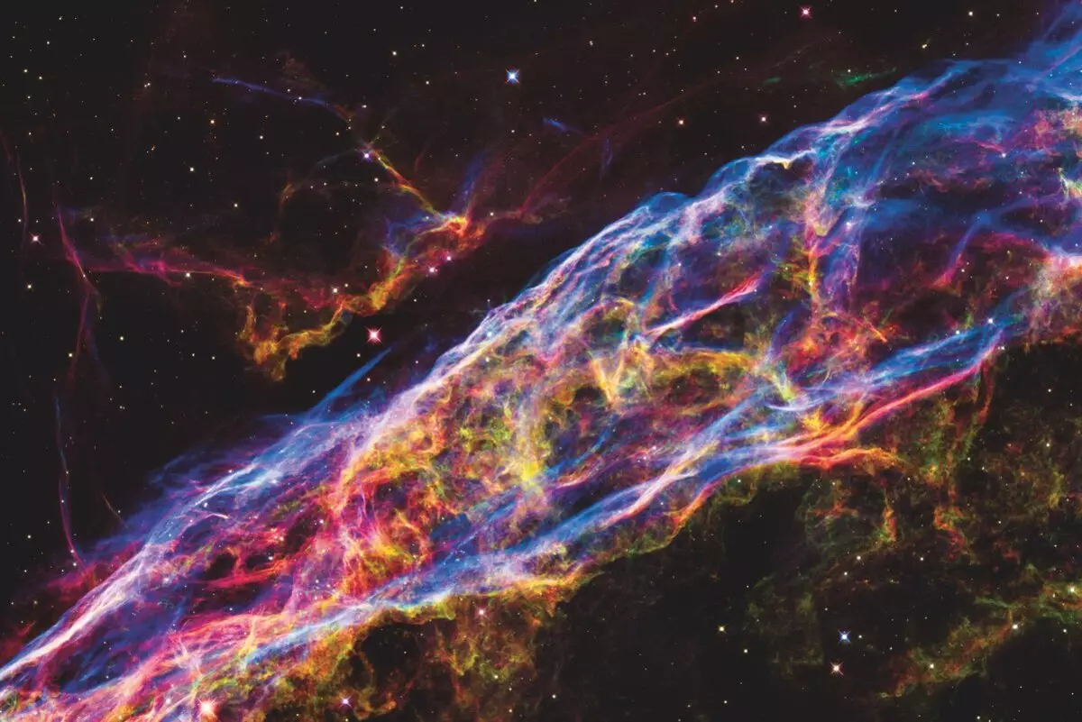 Ohere dị na mbara igwe "Hubble": Foto kachasị mma nke telubcope