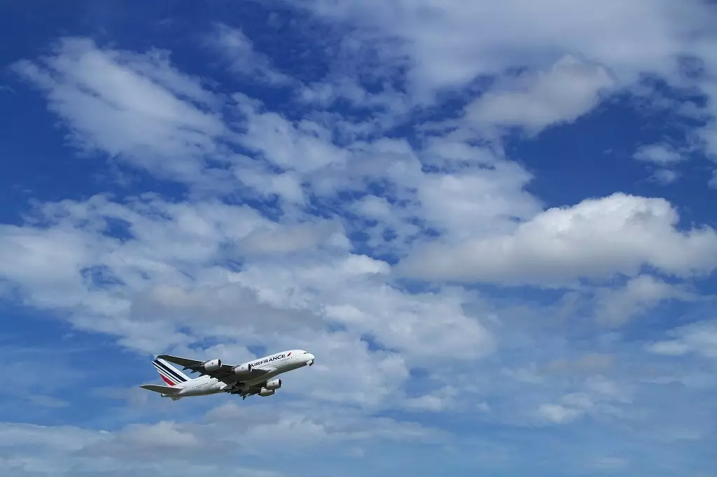 I piloti francesi hanno allagato Fontaineblel Kerosene