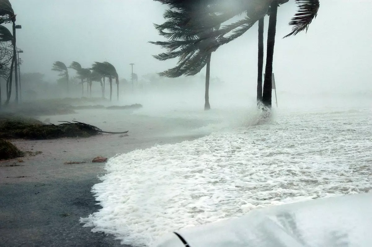 Neem een ​​sterke storm op met hagel in Australië: video