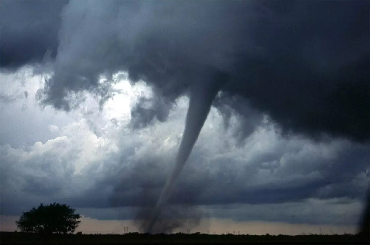 18 ihmistä kuoli Yhdysvalloissa, koska Tornado