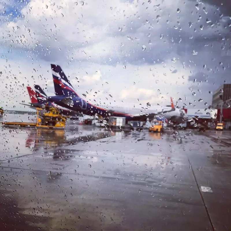 طوفان در مسکو چندین هواپیما آسیب دیده است