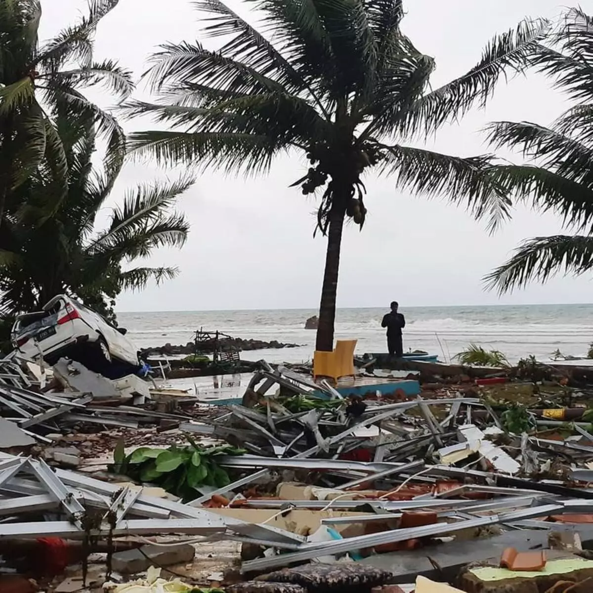 Tragedi i Indonesien: Tsunami föll hundratals liv