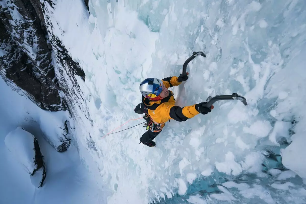 Atọ oké climbers nwụrụ n'okpuru nnukwu na Canada