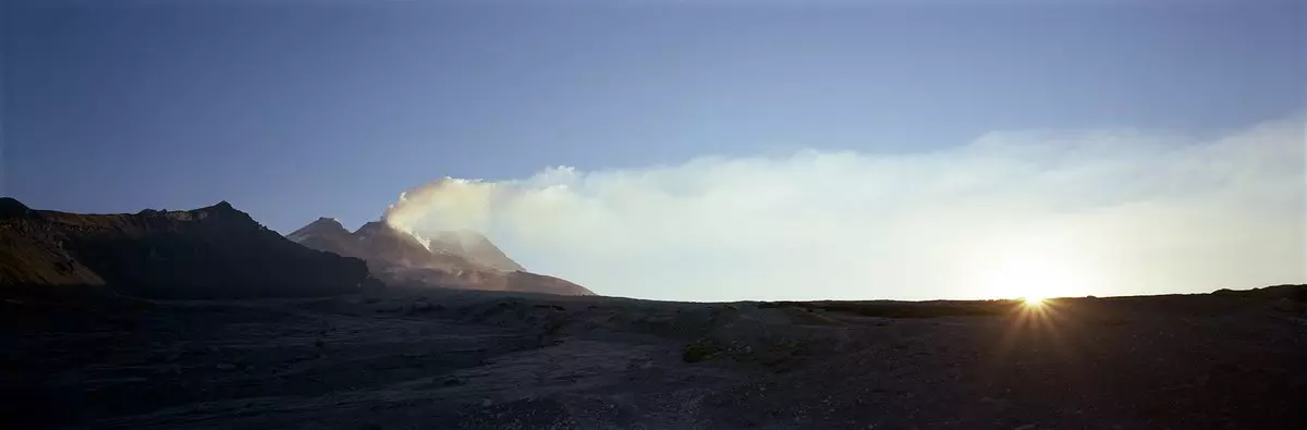 Kamchatka-fulkaan smiet in kolom fan 5 kilometer út