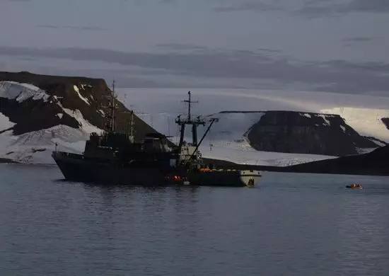 Di kapal ilmiah militer dari armada utara menyerang Morzha