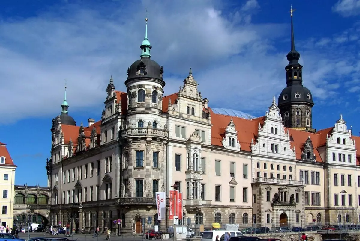 Dresden Toropong "Green Arch" u utsoetsoe: Tšenyo e ka ba ho li-euro tse limilione tse likete