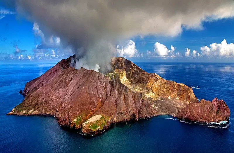 En Nouvelle-Zélande, le volcan volcanique de l'île blanche s'est produit. Décédé 5 personnes