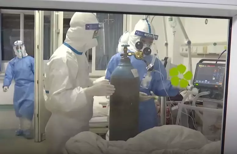 Le traitement COVID-19 a commencé par des patients récupérés par le plasma