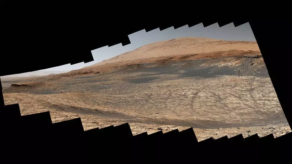 Nyfikenhet visade nya panorama av Mars som en del av en sommaruppgift