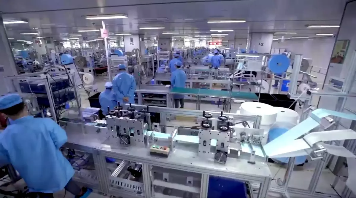 चीनी ऑटोकॉनेन ने दुनिया के सबसे बड़े मेडिकल मास्क में से एक लॉन्च किया