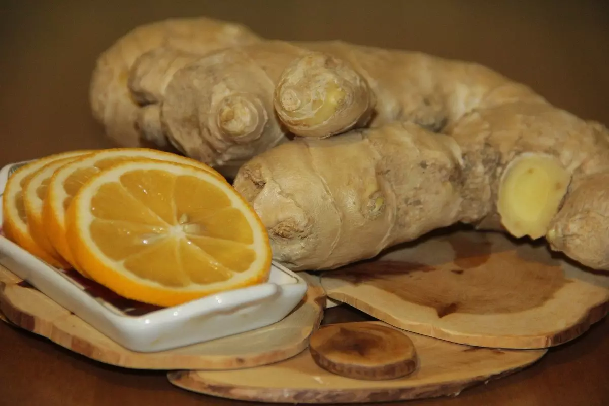 Limon və zəncəfil Rusiya Federasiyası kəsiri çevrilmişdir. Onlar coronavirus müalicəsində faydalı hesab edilir