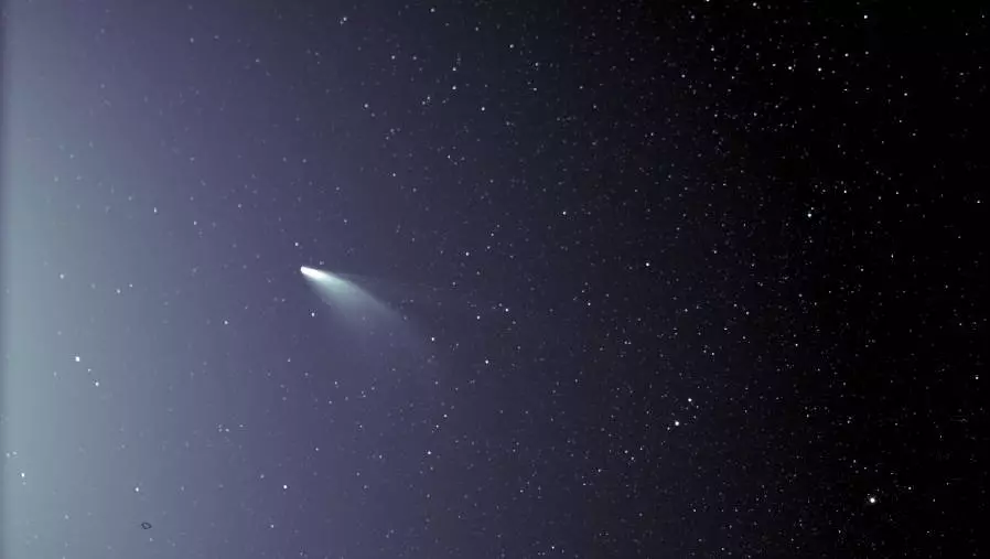 Sunny Probe "Parker" tregoi comet bishtin e dyfishtë Neowise: photo