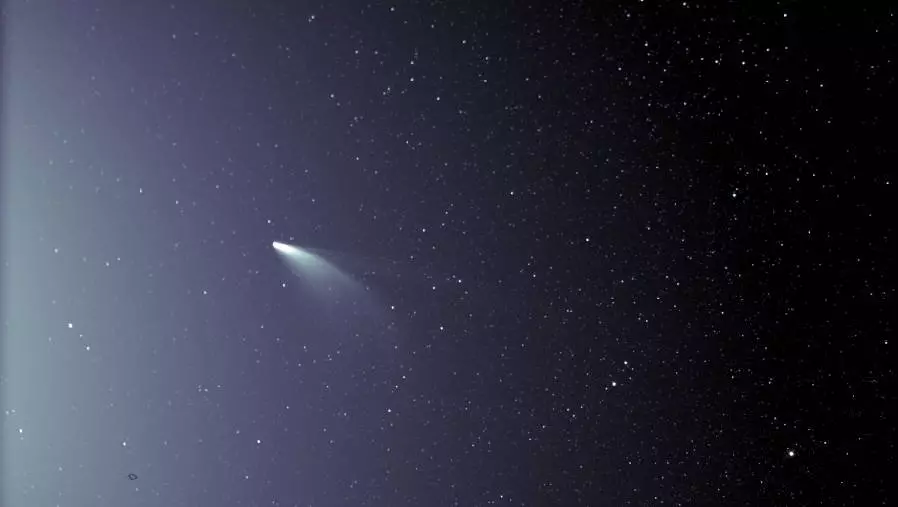 Sunny Probe "Parker" ilionyesha mkia mbili comet neowise: picha