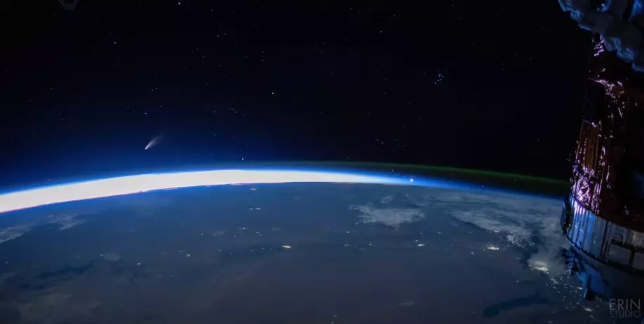 ISS menghapus komet neowise dari Orbit Bumi: Video Menarik