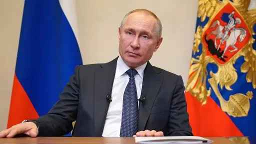 Putin kundige it ein fan 'e ienige perioade fan net-wurkdagen oan
