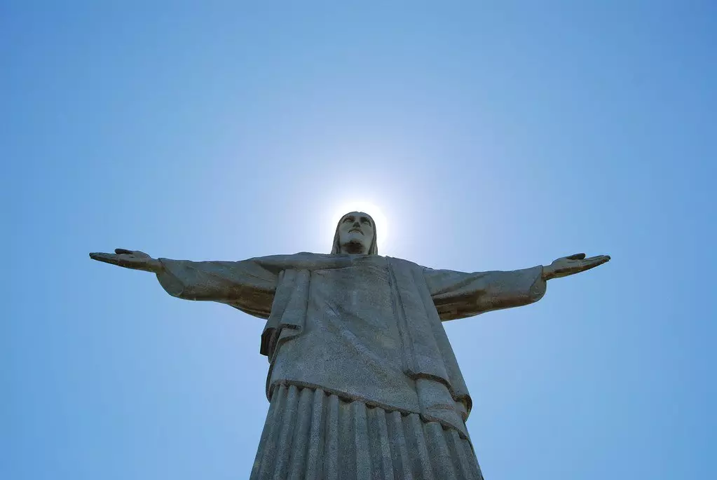 ریو میں مسیح نجات دہندہ کی مجسمہ