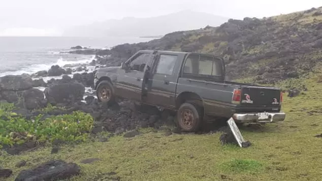 Batu Istukan Pulau Paskah mengetuk trak