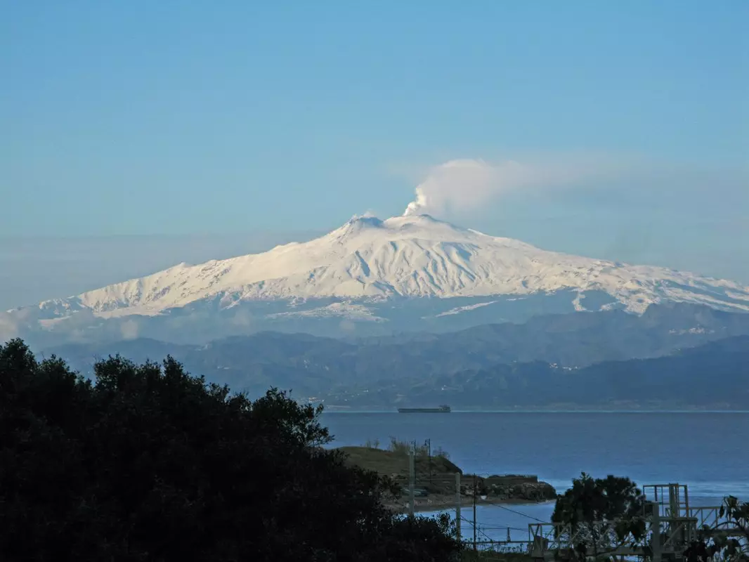 4500 metr hündürlükdə off atılan Etna vulkanı: video