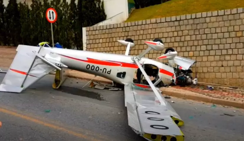 Brasiliassa kone romahti kiireisellä kadulla: Video