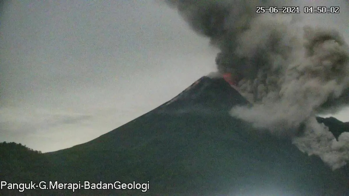 Nova erupció de l'Merapi volcànica: foto i vídeo