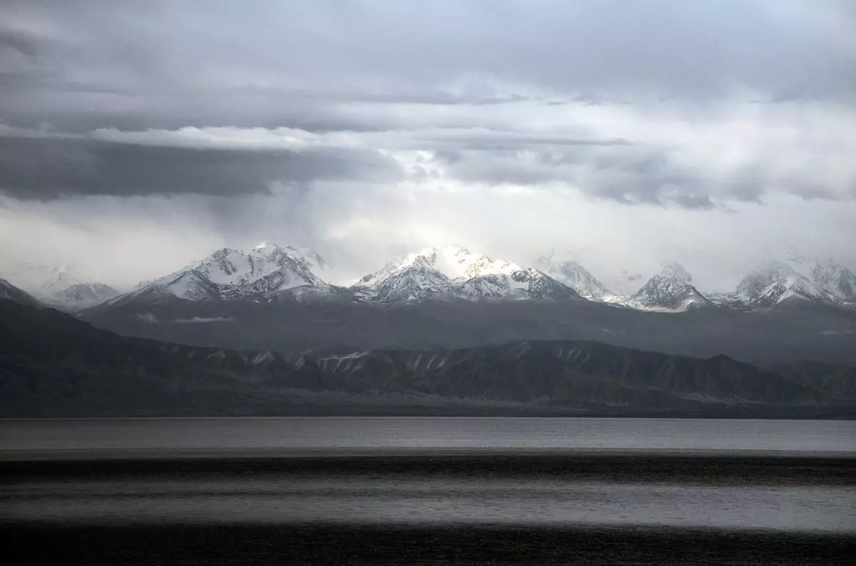 Phototour Kirgizistanen: "Errusia Geografiko Nazionala" duen flush bide handian!