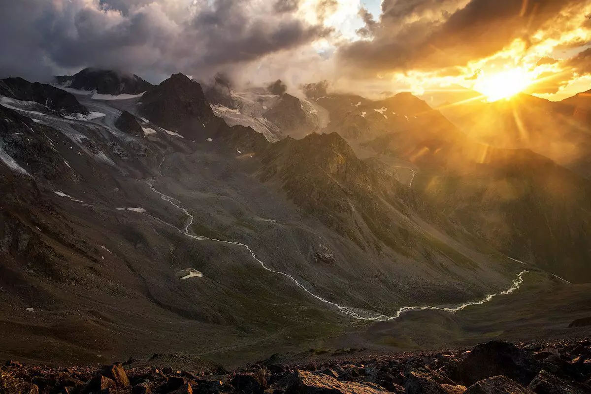 Mountain amazina: Jya Kabardino-Balkaria na National Burusiya Geographic!